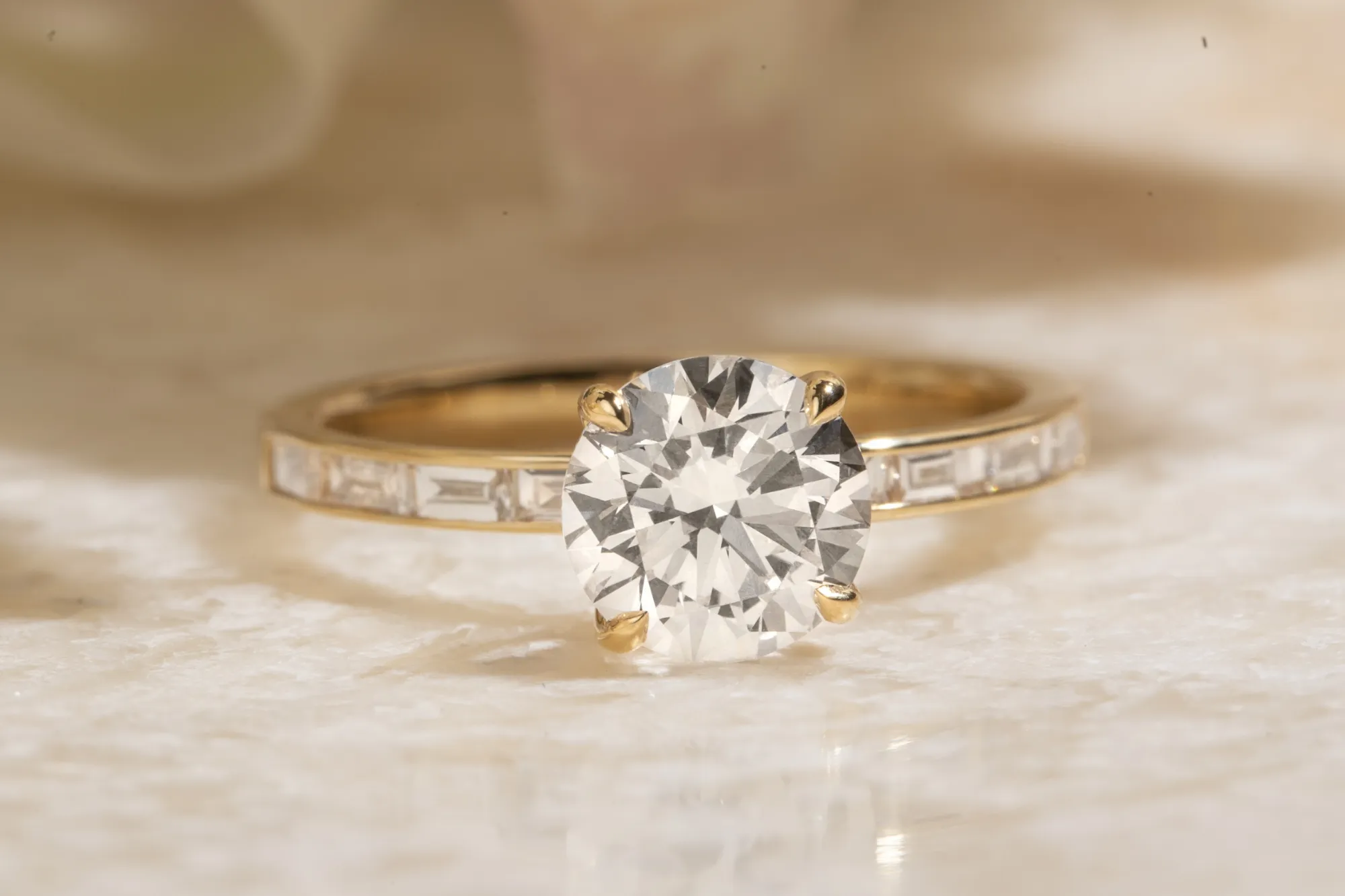 Finding the Ideal Diamond: Comparing 2- and 1-Carat Options